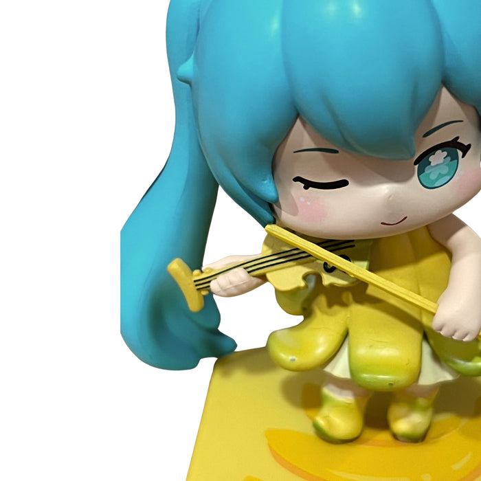 Figura H Miku de Banana (Bootleg) — Shin Sekai Manga & Comics